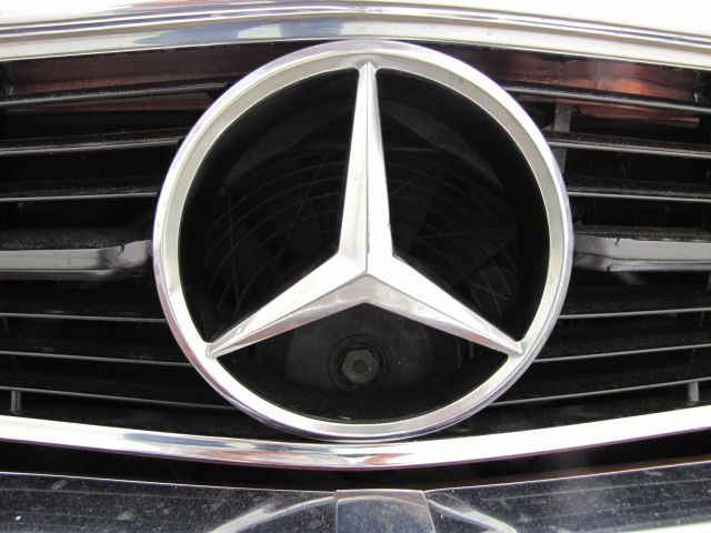 Illuminated grille star - with Pix | Mercedes-Benz Forum